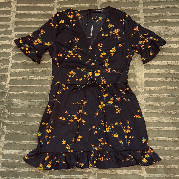 PrettyLittleThing | Dresses | Prettylittlething Black Dress With Yellow ...